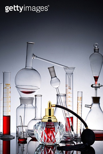 실험실장비 과학실험 사건 의학 과학 연구 주제 시험관대 실험유리기구 원뿔플라스크 교육 주제 플라스크 화장품 몸단장제품 뷰티 로션