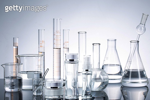 실험실장비 과학실험 사건 의학 과학 연구 주제 시험관대 실험유리기구 원뿔플라스크 교육 주제 플라스크 화장품 몸단장제품 뷰티 로션 로션