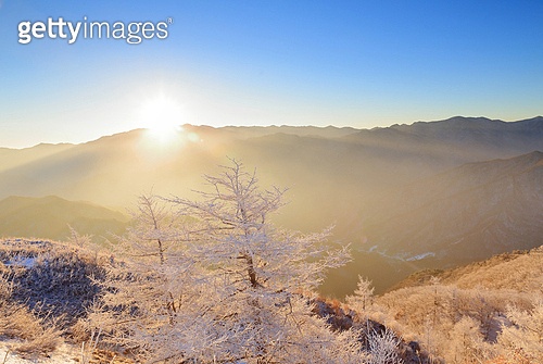 일출,아침,노을,상고대,겨울,눈,눈[날씨],설경,바래봉,봉우리,정상,바위,지리산,국립공원,산,나무,숲,풍경,풍경[경치],전경 ...