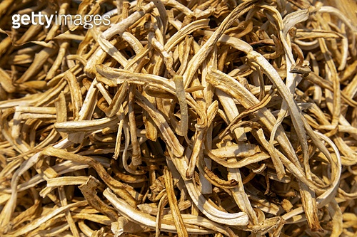 실내, 판매, 진열, 다수, 쌓기, 건조, 도라지, 뿌리, 재래시장, 강화군, 인천 (a12633773) - 게티이미지뱅크