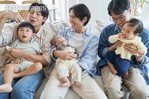 남성, 아빠, 육아, 대화 (말하기), 친목회 (사건), 어린이 (나이), 아기 (나이) 이미지 (jv13104992) - 게티 ...