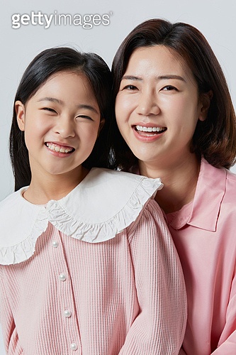 엄마 딸 모녀관계 소녀 여성 사랑 컨셉 행복 컨셉 가족 인간관계 애정표현 이미지 Jv13289034