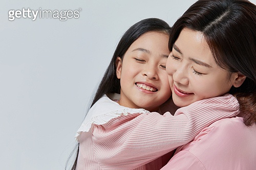 엄마 딸 모녀관계 소녀 여성 사랑 컨셉 행복 컨셉 가족 인간관계 애정표현 이미지 Jv13289147
