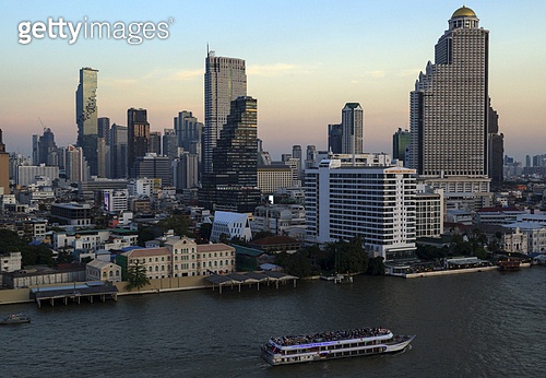 유람선,차오프라야강,다운타운,방콕,태국 (a13501318) - 게티이미지뱅크