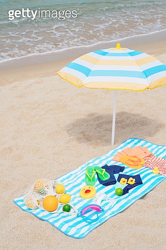 여름 수영복 해변 해안 비치웨어 스쿠버마스크 잠수장비 플립플랍 샌들 이미지 Jv13514269 게티이미지뱅크