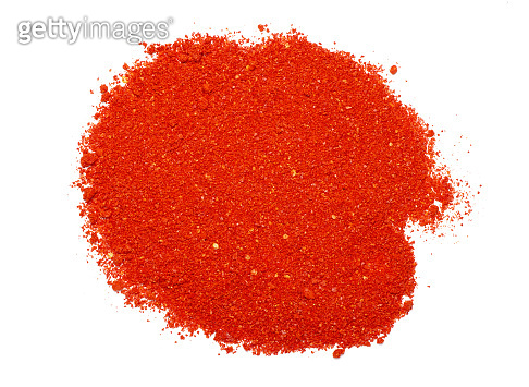 Pile of red powder chili pepper isolated on white background 이미지 ...