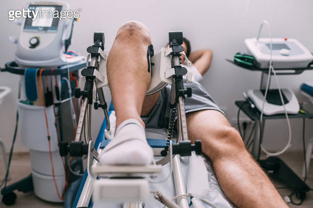 Patient On Physical Therapy After Knee Surgery On A CPM Machine 이미지 ...