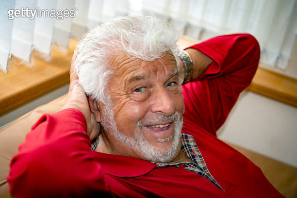 Close Up Portrait Elderly English Man 이미지 (1318194675) - 게티이미지뱅크