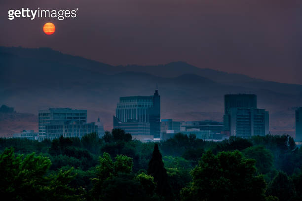 Forest fire smoke fills the Boise Valley and blocks sun over skyline ...