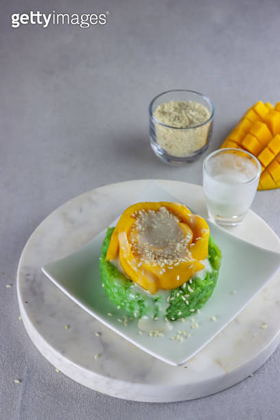 Mango sticky rice pandan or mango with pandan sticky rice , Thai ...
