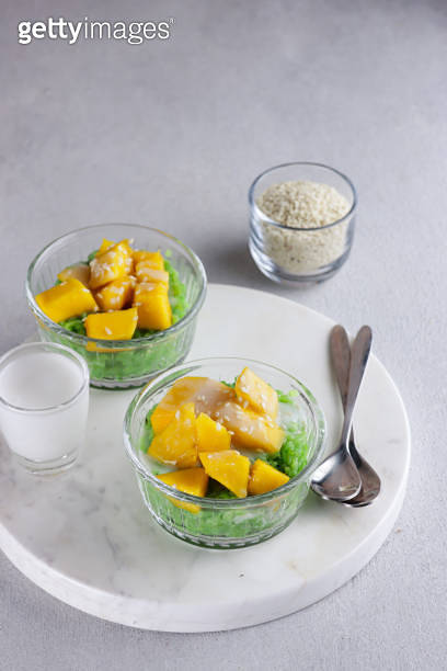 Mango sticky rice pandan or mango with pandan sticky rice , Thai ...