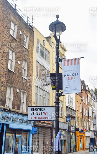 Berwick Street Market sign, Soho, London 이미지 (1300290087) - 게티이미지뱅크
