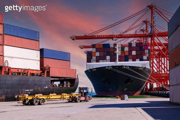 Aerial view of Cargo Container Terminal 이미지 (1338304212) - 게티이미지뱅크