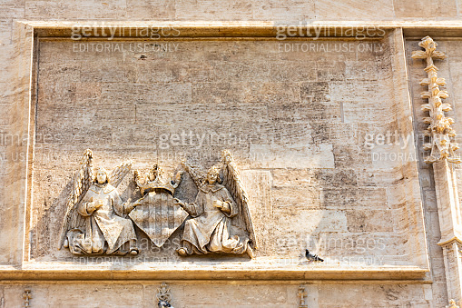 Angels and coat of arms of Valencia 이미지 (1320352507) - 게티이미지뱅크
