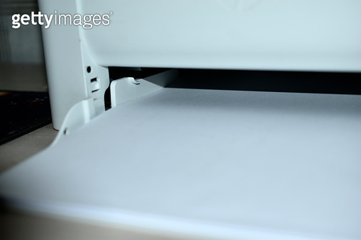 Black and white laser printer tray with paper 이미지 (1322360790) - 게티이미지뱅크