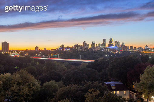 A High Angle Twilight Shot Overlooking the Minneapolis Cityscape 이미지 ...