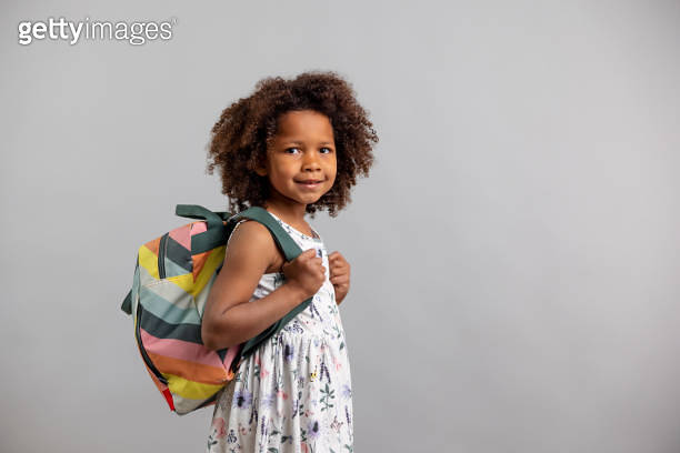 Side View Photo Of A Young Preschool Girl With School Bag 이미지 ...