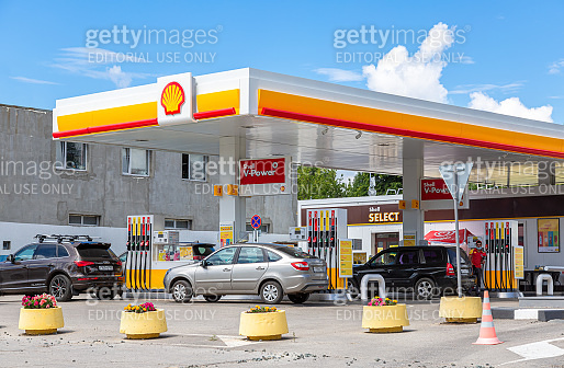 Shell V-power fuel station (1326965938) - 게티이미지뱅크