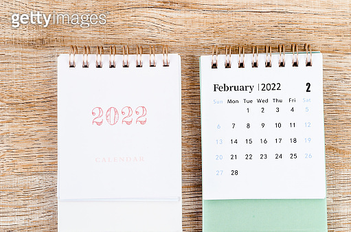 The mini February 2022 desk calendar 이미지 (1336982884) - 게티이미지뱅크