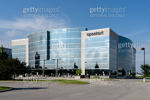 OpenText office building in Richmond Hill, Ontario, Canada. 이미지 ...