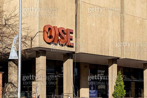 The OISE close-up sign on the building in Toronto. (1299024667) - 게티이미지뱅크