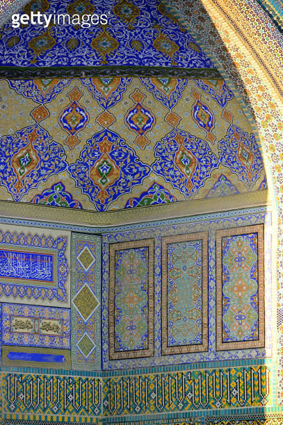 Shrine of Ali (Hazrat Ali Mazar), porch with Persian tiles (Qashani ...