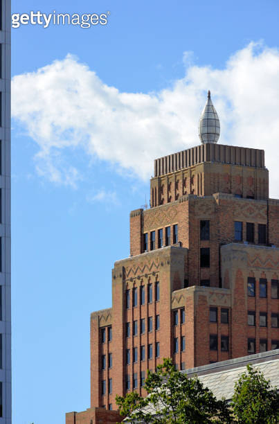 Wisconsin Gas Building, completed in 1930, by architecture firm ...