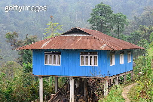 Traditional Lepcha Cottage with concrete pillars. (1318761239) - 게티이미지뱅크