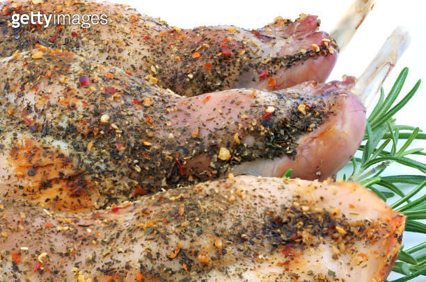 Roasted Rabbit Legs in Close-up 이미지 (1354514867) - 게티이미지뱅크