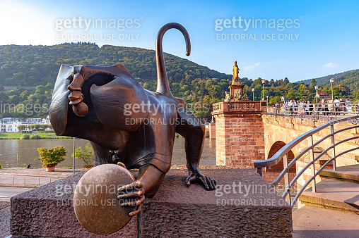 Heidelberg Bridge Monkey statue at Heidelberg Old Bridge, Germany ...