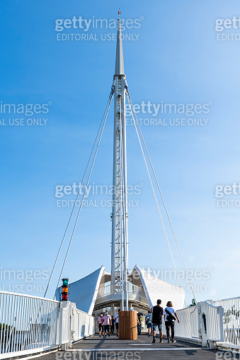 Tourists are visiting the scenery of the Great Harbor Bridge in ...