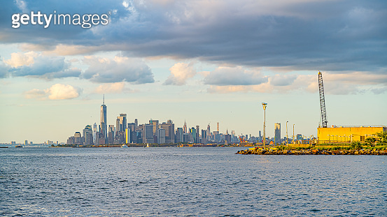 Beautiful waterfront, sky and clouds during sunset, view on Gravesend ...