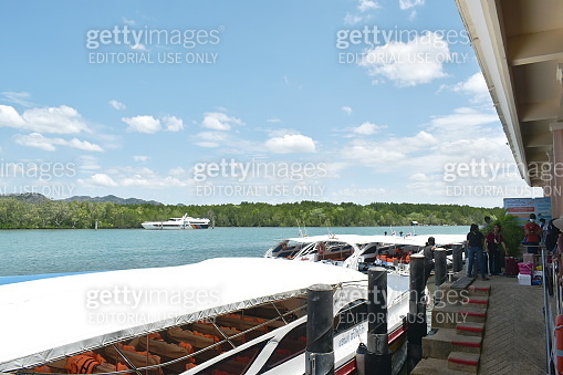 ravelers waiting for speed boat to Lipe island travel destination at ...