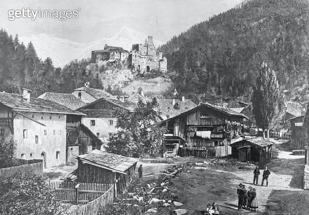 Taufers Castle in the Puster Valley, Val Pusteria 이미지 (1311786915) - 게티 ...
