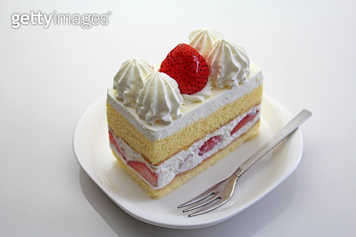Rectangular strawberry cake placed on white background. 이미지 (1309395607 ...