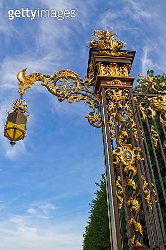 Gilded gate at Place Stanislas, Nancy 이미지 (1295058543) - 게티이미지뱅크