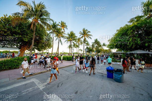 Spring Break crowds in Miami Beach as police enforced 8pm curfew ...