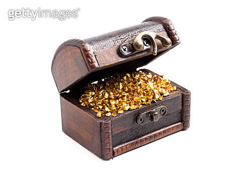 Pieces of Gold in a Treasure Chest Isolated on a White Background 이미지 ...