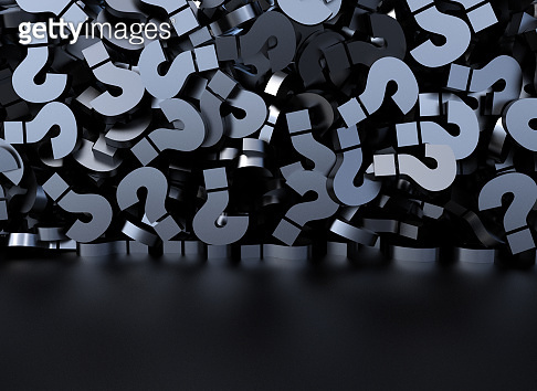 Wall of metal question marks 이미지 (1353798158) - 게티이미지뱅크