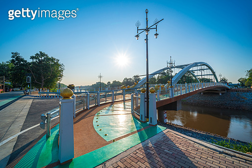 Chan Palace Bridge over the Nan River (Wat Phra Si Rattana Mahathat ...