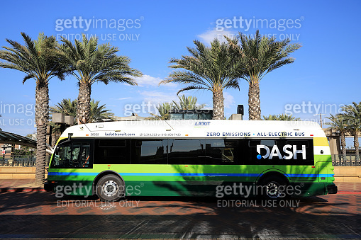 DASH Electronic bus at Los Angeles Union Station Bus Plaza 이미지 ...