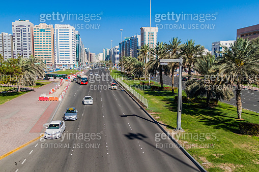 Sultan Bin Zayed the First street in Abu Dhab (1311350677) - 게티이미지뱅크