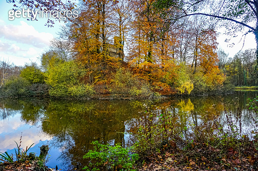 A lake in good weather in autumn. The name is "Bagno". 이미지 (1347541814 ...