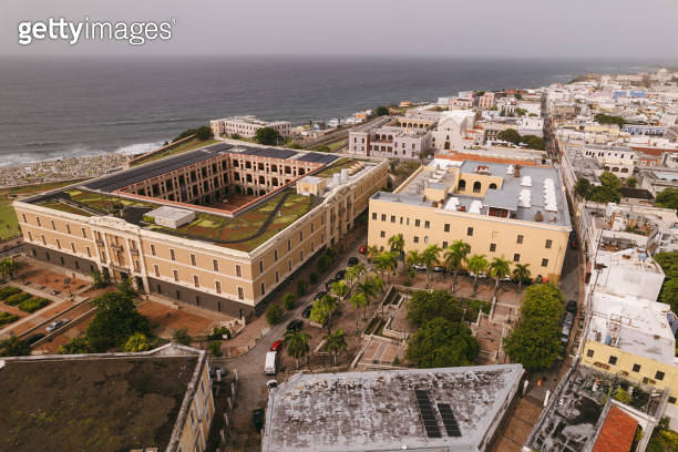 Aerial over Old San Juan, Puerto Rico (1328931961) - 게티이미지뱅크