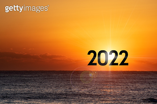 New Year 2022. Beautiful sunrise over the ocean 이미지 (1342583076) - 게티이미지뱅크