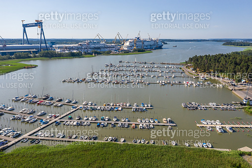 Aerial view of Raisio Marina and Meyer Turku Shipyard (1299083498) - 게티 ...