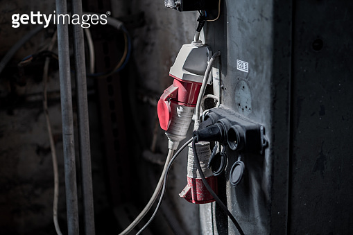 Wall mounted electrical outlets in an industrial room 이미지 (1344821747 ...