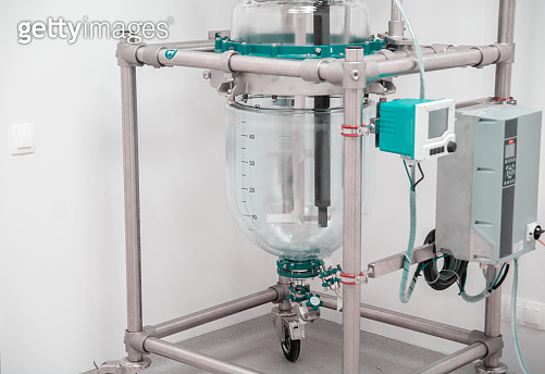 Small volume chemical reactor. Multitask pilot reactor for semi ...
