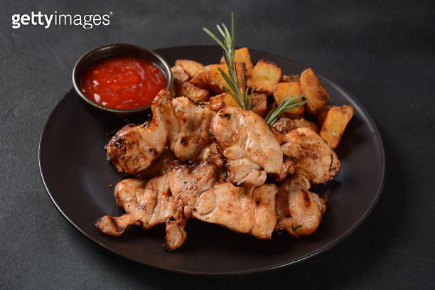 Grilled Marinated boneless skinless chicken thighs((Pargiot ...