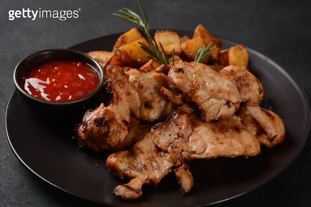 Grilled Marinated boneless skinless chicken thighs((Pargiot ...
